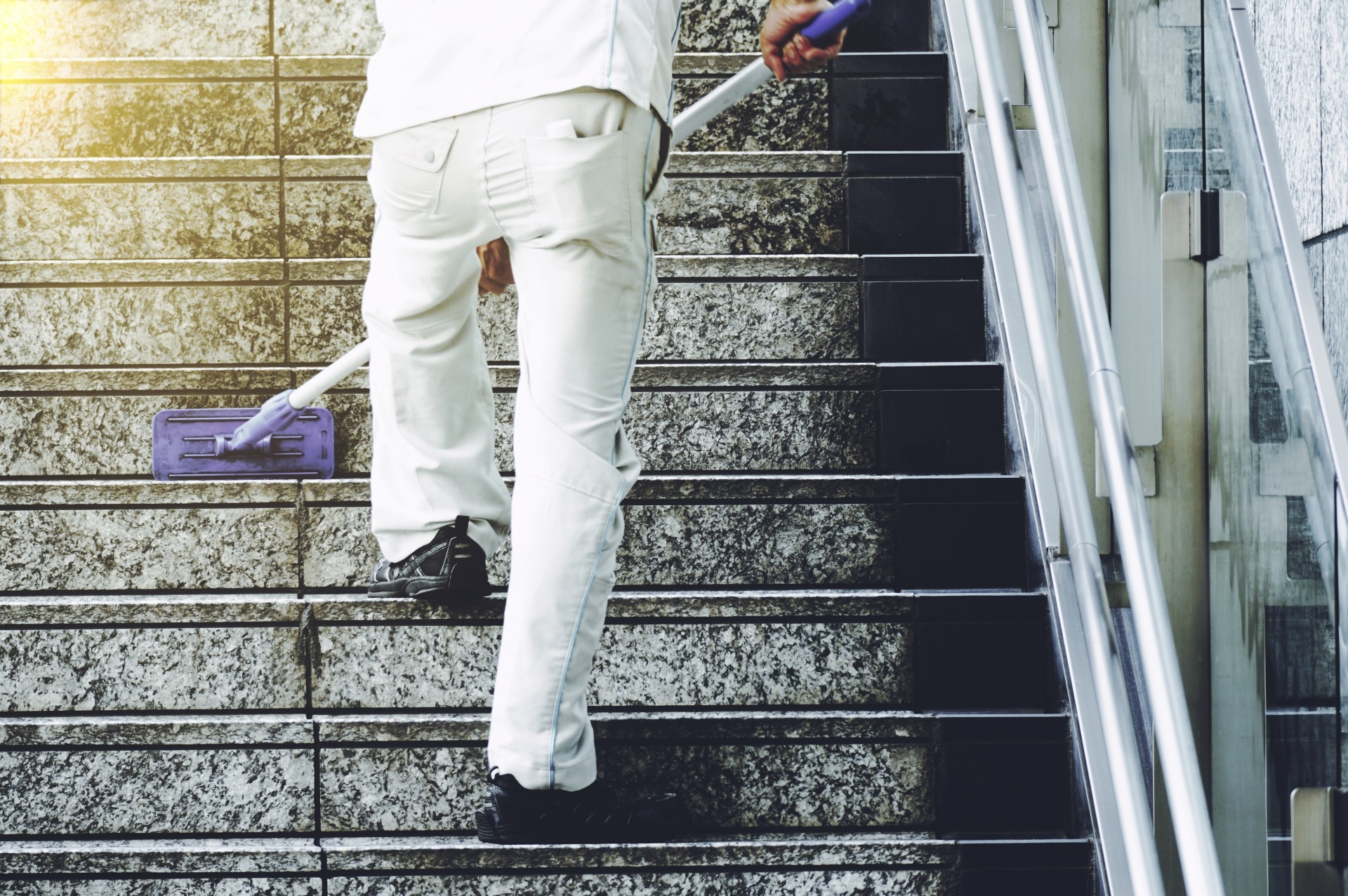 【清掃DX完全ガイド】清掃業務を管理・効率化するcyzenの活用法と成功事例